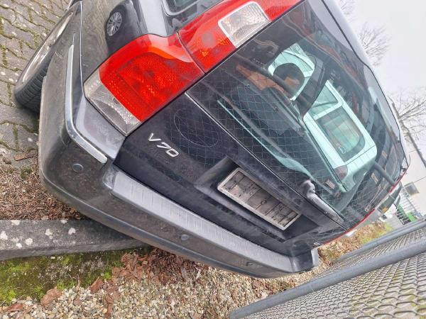 Melns Volvo V70 2005 Jurbarkas, ar dzinēja tilpumu 2.40 L un nobraukumu 350 tūkst. km par 2250 €, foto 4 vietnē AUTOMOTO.COM.LV