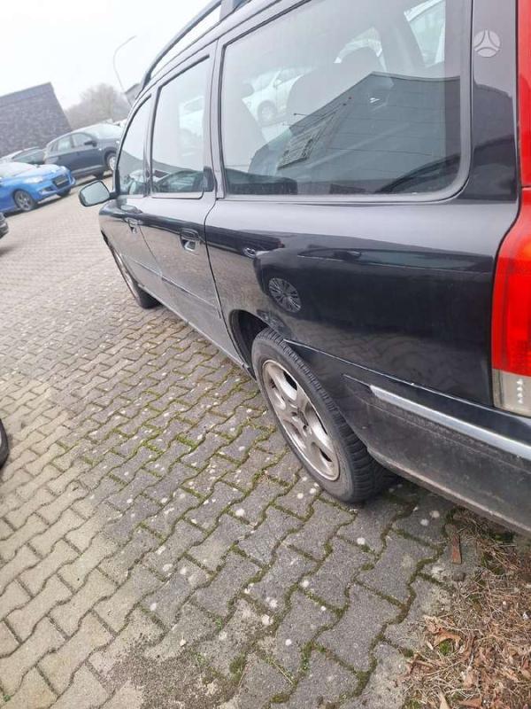 Melns Volvo V70 2005 Jurbarkas, ar dzinēja tilpumu 2.40 L un nobraukumu 350 tūkst. km par 2250 €, foto 5 vietnē AUTOMOTO.COM.LV