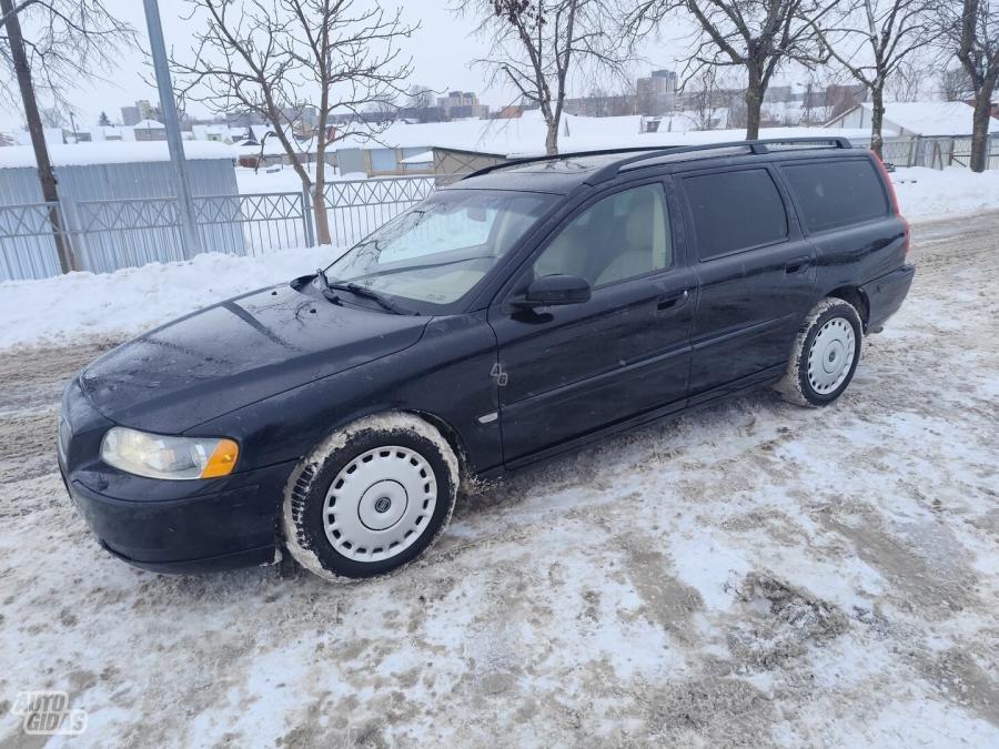 Melns Volvo V70 2005 Telšiai, ar dzinēja tilpumu 2.40 L un nobraukumu 400 tūkst. km par 1850 €, foto 1 vietnē AUTOMOTO.COM.LV