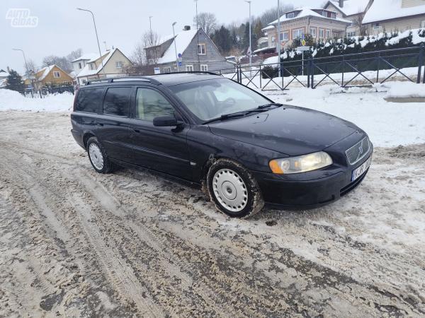 Melns Volvo V70 2005 Telšiai, ar dzinēja tilpumu 2.40 L un nobraukumu 400 tūkst. km par 1850 €, foto 3 vietnē AUTOMOTO.COM.LV