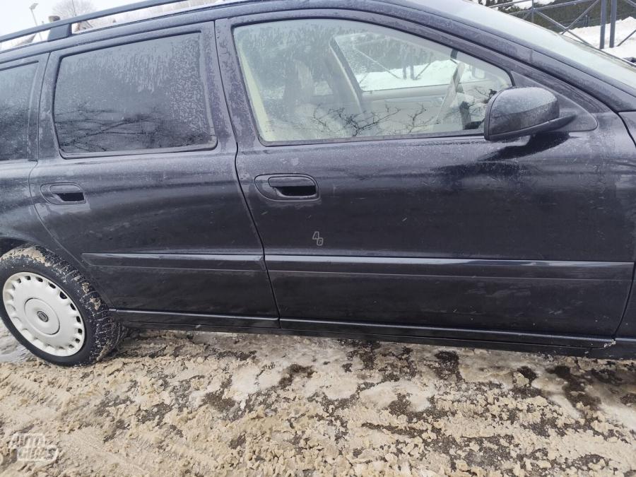 Melns Volvo V70 2005 Telšiai, ar dzinēja tilpumu 2.40 L un nobraukumu 400 tūkst. km par 1850 €, foto 7 vietnē AUTOMOTO.COM.LV