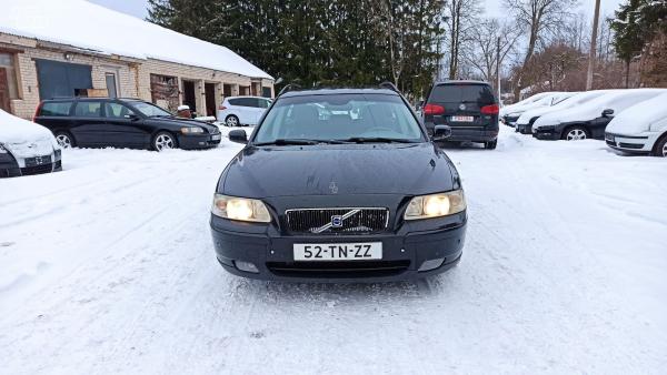 Melns Volvo V70 2005 Širvintos, ar dzinēja tilpumu 2.40 L un nobraukumu 232 tūkst. km par 2350 €, foto 2 vietnē AUTOMOTO.COM.LV