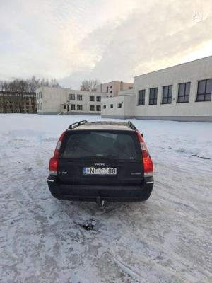 Melns Volvo V70 2005 Šalčininkai, ar dzinēja tilpumu 2.40 L un nobraukumu 370 tūkst. km par 2350 €, foto 3 vietnē AUTOMOTO.COM.LV