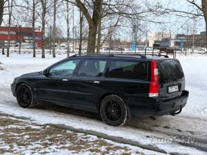 Black Volvo V70 2005 in Tallinn, with an engine capacity of 2.40 L and mileage of 397 thousand km for 1699 €, photo 3 on AUTOMOTO.COM.LV