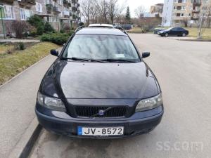 Black Volvo V70 2005 in Riga, with an engine capacity of 2.40 L and mileage of 377 thousand km for 2250 €, photo 2 on AUTOMOTO.COM.LV