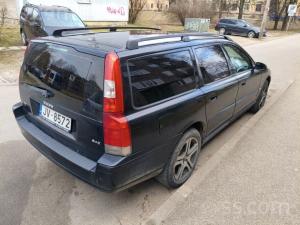 Black Volvo V70 2005 in Riga, with an engine capacity of 2.40 L and mileage of 377 thousand km for 2250 €, photo 3 on AUTOMOTO.COM.LV