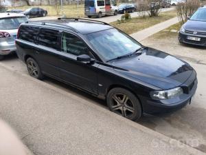 Black Volvo V70 2005 in Riga, with an engine capacity of 2.40 L and mileage of 377 thousand km for 2250 €, photo 4 on AUTOMOTO.COM.LV