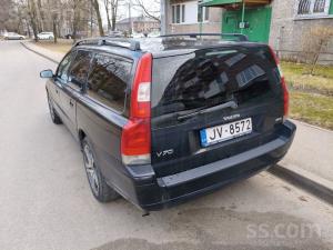 Black Volvo V70 2005 in Riga, with an engine capacity of 2.40 L and mileage of 377 thousand km for 2250 €, photo 6 on AUTOMOTO.COM.LV