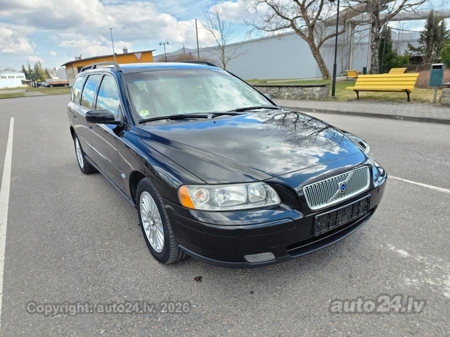 Black Volvo V70 2005 in Paide, with an engine capacity of 2.40 L and mileage of 350 thousand km for 3390 €, photo 1 on AUTOMOTO.COM.LV