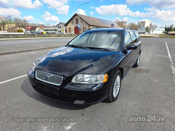 Melns Volvo V70 2005 Paide, ar dzinēja tilpumu 2.40 L un nobraukumu 350 tūkst. km par 3390 €, foto 2 vietnē AUTOMOTO.COM.LV
