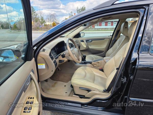 Melns Volvo V70 2005 Paide, ar dzinēja tilpumu 2.40 L un nobraukumu 350 tūkst. km par 3390 €, foto 10 vietnē AUTOMOTO.COM.LV