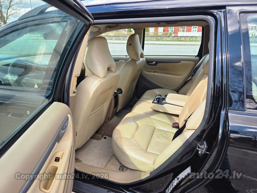 Black Volvo V70 2005 in Paide, with an engine capacity of 2.40 L and mileage of 350 thousand km for 3390 €, photo 12 on AUTOMOTO.COM.LV