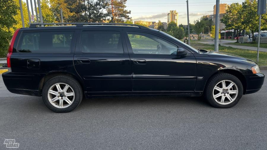 Melns Volvo V70 2005 Viļņa, ar dzinēja tilpumu 2.40 L un nobraukumu 410 tūkst. km par 1350 €, foto 6 vietnē AUTOMOTO.COM.LV