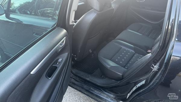 Black Volvo V70 2005 in Vilnius, with an engine capacity of 2.40 L and mileage of 410 thousand km for 1350 €, photo 8 on AUTOMOTO.COM.LV