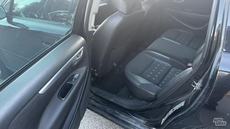 Melns Volvo V70 2005 Viļņa, ar dzinēja tilpumu 2.40 L un nobraukumu 410 tūkst. km par 1350 €, foto 9 vietnē AUTOMOTO.COM.LV