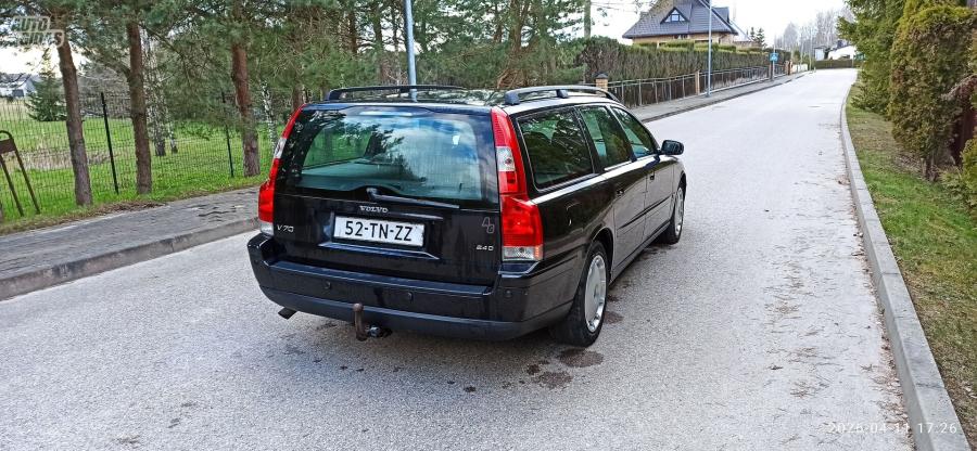 Melns Volvo V70 2005 Širvintos, ar dzinēja tilpumu 2.40 L un nobraukumu 232 tūkst. km par 2250 €, foto 7 vietnē AUTOMOTO.COM.LV