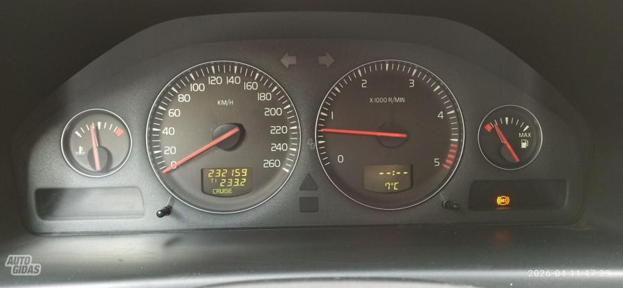 Melns Volvo V70 2005 Širvintos, ar dzinēja tilpumu 2.40 L un nobraukumu 232 tūkst. km par 2250 €, foto 10 vietnē AUTOMOTO.COM.LV