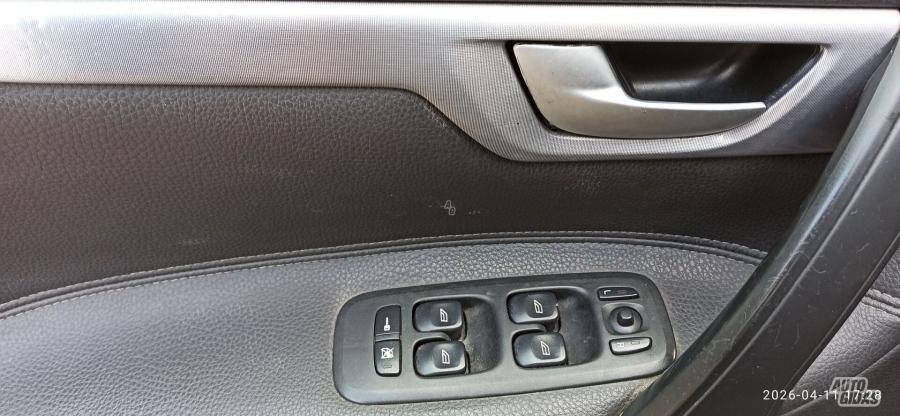 Melns Volvo V70 2005 Širvintos, ar dzinēja tilpumu 2.40 L un nobraukumu 232 tūkst. km par 2250 €, foto 20 vietnē AUTOMOTO.COM.LV