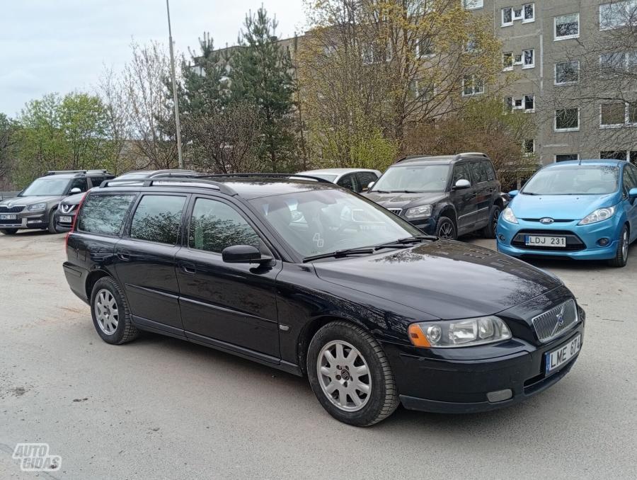 Black Volvo V70 2005 in Vilnius, with an engine capacity of 2.40 L and mileage of 405 thousand km for 1600 €, photo 3 on AUTOMOTO.COM.LV