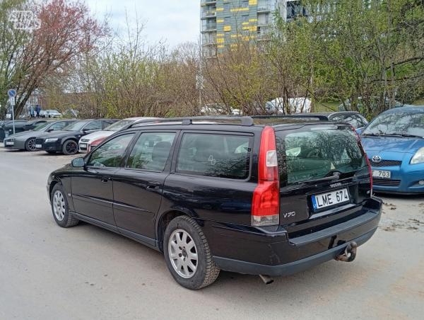 Melns Volvo V70 2005 Viļņa, ar dzinēja tilpumu 2.40 L un nobraukumu 405 tūkst. km par 1600 €, foto 4 vietnē AUTOMOTO.COM.LV