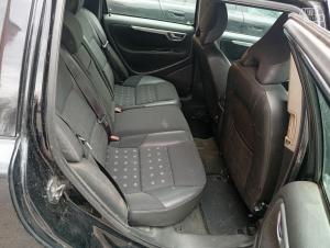 Black Volvo V70 2005 in Vilnius, with an engine capacity of 2.40 L and mileage of 405 thousand km for 1600 €, photo 10 on AUTOMOTO.COM.LV