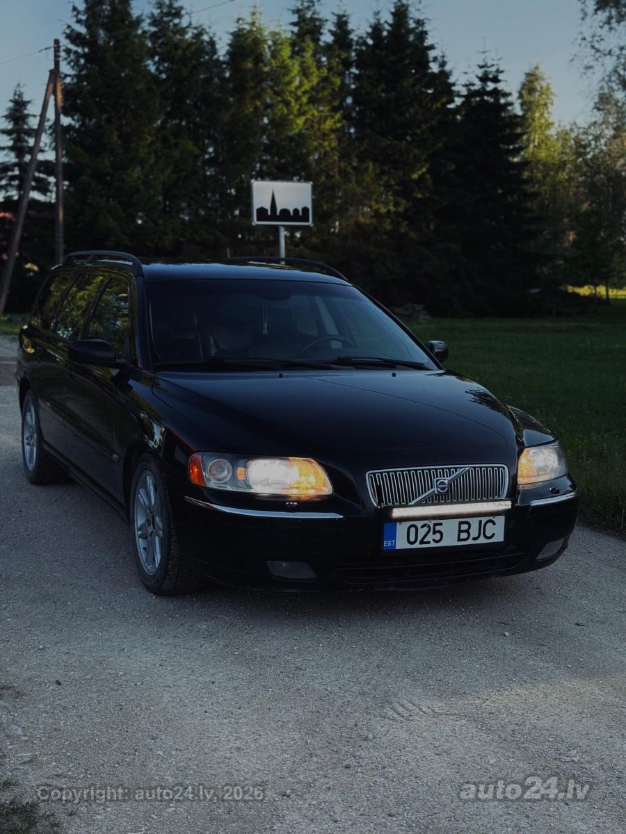 Black Volvo V70 2005 in Rapla, with an engine capacity of 2.40 L and mileage of 369 thousand km for 2099 €, photo 1 on AUTOMOTO.COM.LV