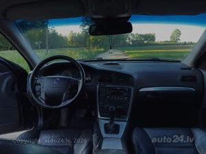 Black Volvo V70 2005 in Rapla, with an engine capacity of 2.40 L and mileage of 369 thousand km for 2099 €, photo 7 on AUTOMOTO.COM.LV