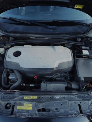 Black Volvo V70 2005 in Rapla, with an engine capacity of 2.40 L and mileage of 369 thousand km for 2099 €, photo 11 on AUTOMOTO.COM.LV