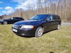 Melns Volvo V70 2005 Pērnava, ar dzinēja tilpumu 2.40 L un nobraukumu 451 tūkst. km par 2600 €, foto  vietnē AUTOMOTO.COM.LV