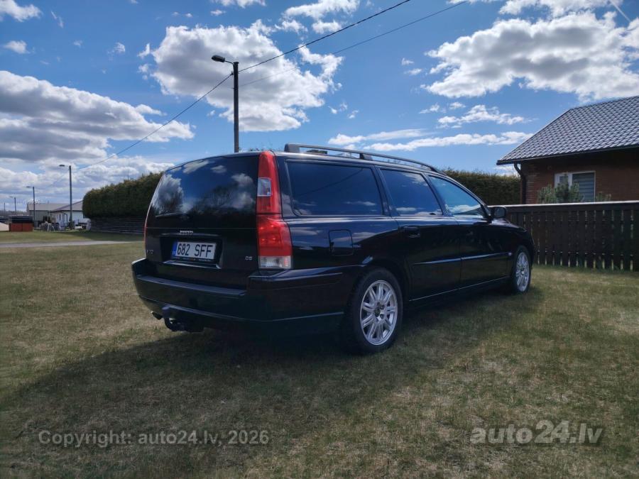 Черный Вольво В70 2005 в Пярну, объемом двигателя 2.40 л и пробегом 451 тыс. км за 2600 €, фото 3 на AUTOMOTO.COM.LV