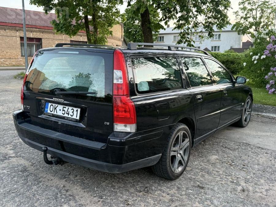 Melns Volvo V70 2005 Dobele, ar dzinēja tilpumu 2.40 L un nobraukumu 364 tūkst. km par 1500 €, foto 5 vietnē AUTOMOTO.COM.LV