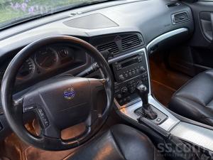 Melns Volvo V70 2005 Dobele, ar dzinēja tilpumu 2.40 L un nobraukumu 364 tūkst. km par 1500 €, foto 6 vietnē AUTOMOTO.COM.LV