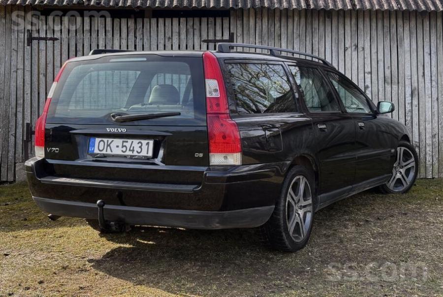 Melns Volvo V70 2005 Tukums, ar dzinēja tilpumu 2.40 L un nobraukumu 360 tūkst. km par 1800 €, foto 4 vietnē AUTOMOTO.COM.LV