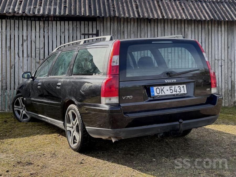 Melns Volvo V70 2005 Tukums, ar dzinēja tilpumu 2.40 L un nobraukumu 360 tūkst. km par 1800 €, foto 5 vietnē AUTOMOTO.COM.LV