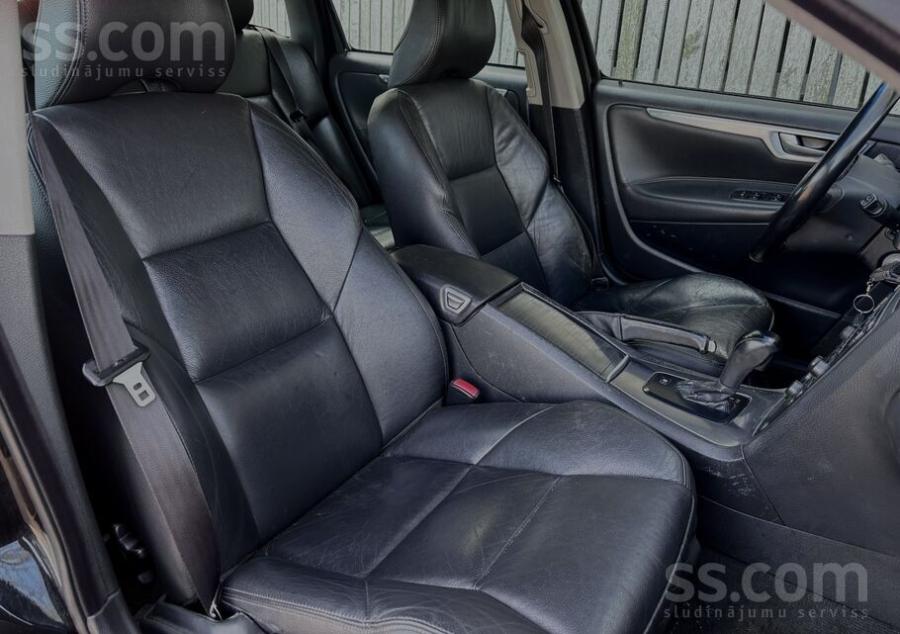 Melns Volvo V70 2005 Tukums, ar dzinēja tilpumu 2.40 L un nobraukumu 360 tūkst. km par 1800 €, foto 8 vietnē AUTOMOTO.COM.LV