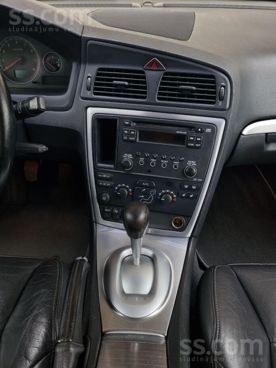 Melns Volvo V70 2005 Ogre, ar dzinēja tilpumu 2.50 L un nobraukumu 0 tūkst. km par 4150 €, foto 15 vietnē AUTOMOTO.COM.LV