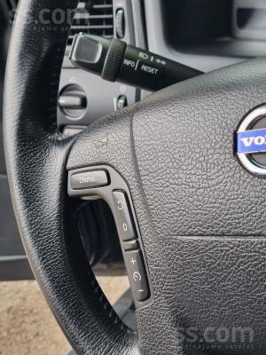Melns Volvo V70 2005 Ogre, ar dzinēja tilpumu 2.50 L un nobraukumu 0 tūkst. km par 4150 €, foto 17 vietnē AUTOMOTO.COM.LV
