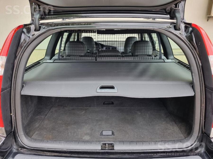 Melns Volvo V70 2005 Ogre, ar dzinēja tilpumu 2.50 L un nobraukumu 0 tūkst. km par 4150 €, foto 22 vietnē AUTOMOTO.COM.LV