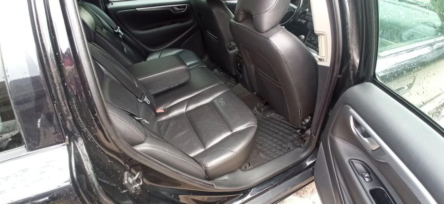Melns Volvo V70 2005 Viļņa, ar dzinēja tilpumu 2.40 L un nobraukumu 232 tūkst. km par 2350 €, foto 13 vietnē AUTOMOTO.COM.LV