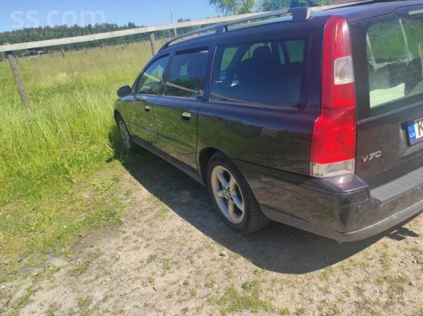 Melns Volvo V70 2005 Jelgava, ar dzinēja tilpumu 2.50 L un nobraukumu 420 tūkst. km par 2200 €, foto 1 vietnē AUTOMOTO.COM.LV