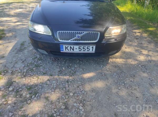 Черный Вольво В70 2005 в Елгава, объемом двигателя 2.50 л и пробегом 420 тыс. км за 2200 €, фото 2 на AUTOMOTO.COM.LV