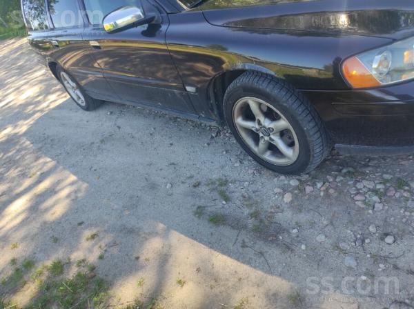 Черный Вольво В70 2005 в Елгава, объемом двигателя 2.50 л и пробегом 420 тыс. км за 2200 €, фото 4 на AUTOMOTO.COM.LV