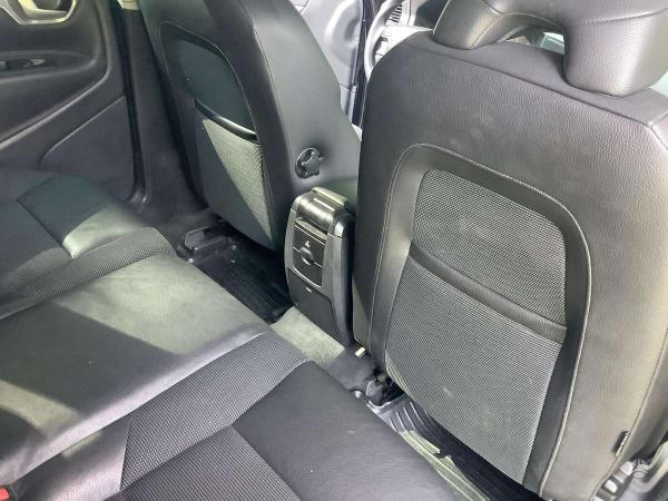 Melns Volvo V70 2005 Alīta, ar dzinēja tilpumu 2.40 L un nobraukumu 355 tūkst. km par 2600 €, foto 10 vietnē AUTOMOTO.COM.LV