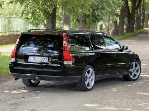 Melns Volvo V70 2005 Jēkabpils, ar dzinēja tilpumu 2.40 L un nobraukumu 327 tūkst. km par 4750 €, foto 3 vietnē AUTOMOTO.COM.LV