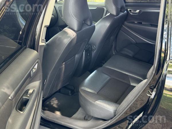 Melns Volvo V70 2005 Jēkabpils, ar dzinēja tilpumu 2.40 L un nobraukumu 327 tūkst. km par 4750 €, foto 7 vietnē AUTOMOTO.COM.LV