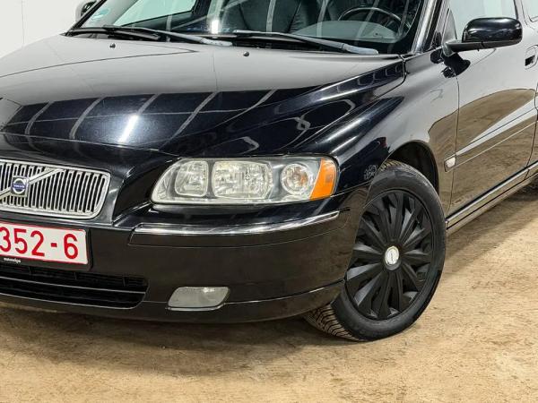 Melns Volvo V70 2005 Jūrmala, ar dzinēja tilpumu 2.40 L un nobraukumu 384 tūkst. km par 3495 €, foto 2 vietnē AUTOMOTO.COM.LV