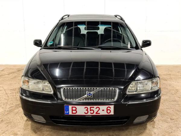 Melns Volvo V70 2005 Jūrmala, ar dzinēja tilpumu 2.40 L un nobraukumu 384 tūkst. km par 3495 €, foto 5 vietnē AUTOMOTO.COM.LV