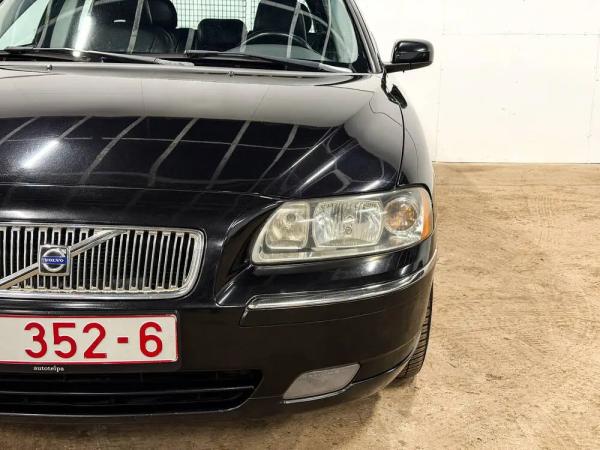 Melns Volvo V70 2005 Jūrmala, ar dzinēja tilpumu 2.40 L un nobraukumu 384 tūkst. km par 3495 €, foto 6 vietnē AUTOMOTO.COM.LV