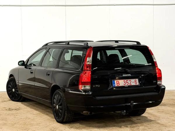 Melns Volvo V70 2005 Jūrmala, ar dzinēja tilpumu 2.40 L un nobraukumu 384 tūkst. km par 3495 €, foto 7 vietnē AUTOMOTO.COM.LV