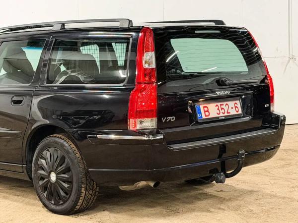 Melns Volvo V70 2005 Jūrmala, ar dzinēja tilpumu 2.40 L un nobraukumu 384 tūkst. km par 3495 €, foto 8 vietnē AUTOMOTO.COM.LV